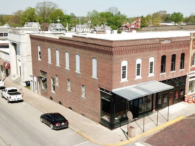 1 N. Fifth St., Albion, IL 62806 (Sold MyStateMLS Listing #10988290)