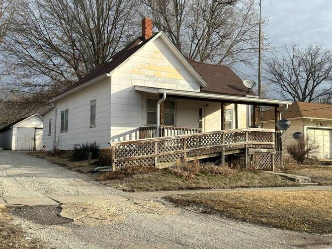 1537 Bryan, Chillicothe, MO 64601 (Sold NYStateMLS Listing #11157171)
