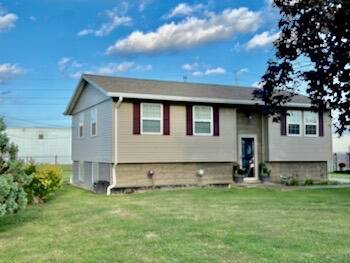 1610 Saunders Ave., Carmi, IL 62821 (Sold MyStateMLS Listing #11192855)