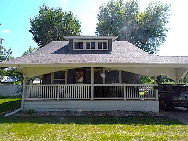 507 Center Ave, Wolbach, NE 68882 (Sold MyStateMLS Listing #11554278)