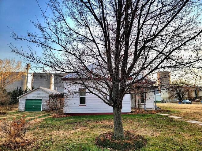 602 Kansas Ave., Lebanon, KS 66952 (Sold NYStateMLS Listing #11618718)